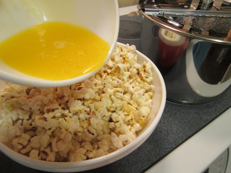 Popcorn Lovers Gift Idea Holiday Shoppers Gift Guide | Terri's Little Haven